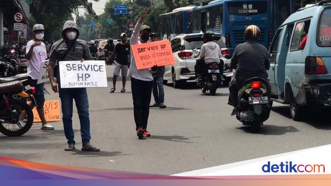 Pedagang PGC Turun ke Jalan, Pengelola: Kami Tak Bisa Halau Mereka