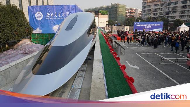 China Luncurkan Kereta Levitasi Maglev Tercepat Sejagat