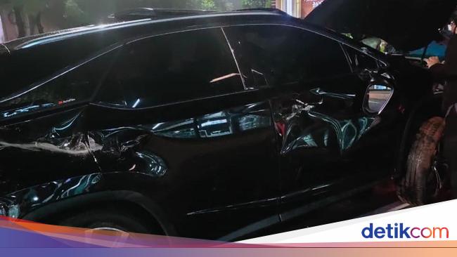 Segini Pajak Lexus Pelat 'RFS' yang Ringsek Usai Terguling Gegara ...