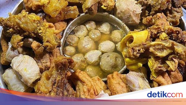 Ini 5 Bakso Topping Jeroan yang Komplet, Ada Babat hingga Usus Sapi!