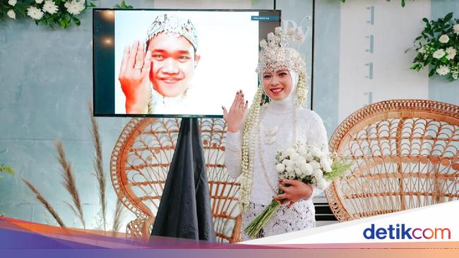 Viral Pengantin Sendirian di Pelaminan, Nikah Online karena Suami Corona