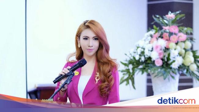 Cerita Heni Tania, Wanita Cantik Viral Dinikahi Kombes Polisi di Usia 19