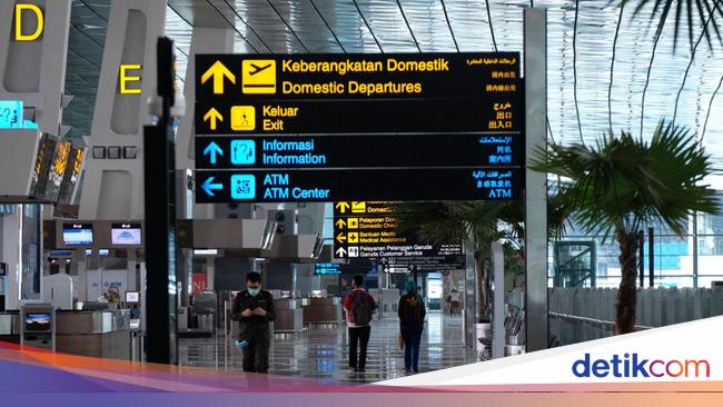 Apakah Naik Pesawat Harus Vaksin? Simak Aturan Terkininya Apakah Naik Pesawat Harus Vaksin? Simak Aturan Terkininya