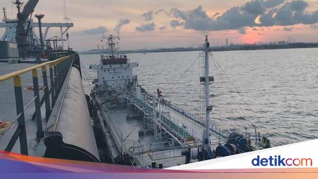 Pertamina Optimalkan Kapal VLCC PIONEER sebagai FSU di Tanjung Pelepas