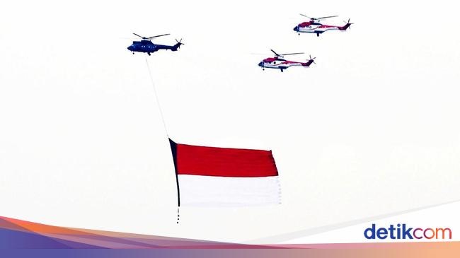 Helikopter Bawa Bendera Merah Putih Raksasa Keliling Jakarta, Ada Apa?