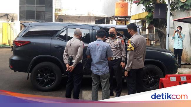 Alasan Pemobil Fortuner Pelat Polri Lawan Arus: Tak Tahu Jalan-Ikuti Motor Alasan Pemobil Fortuner Pelat Polri Lawan Arus: Tak Tahu Jalan-Ikuti Motor