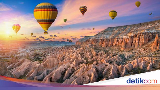 Festival Balon Udara Cappadocia Meriahkan Langit Turki