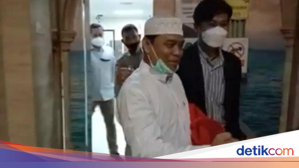 Gus Nur Bebas dari Penjara