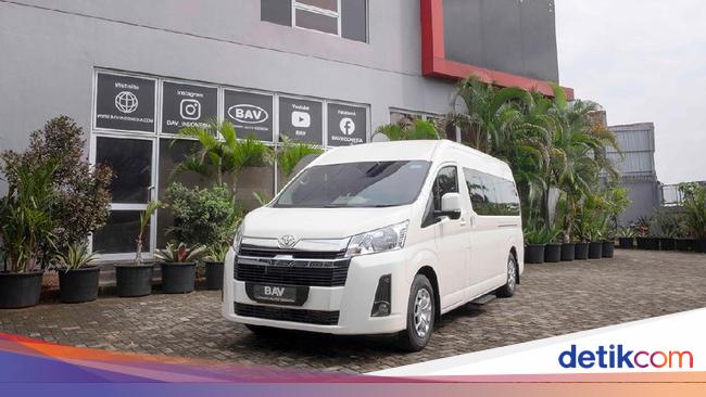 Mewah! Interior Toyota HiAce Ini Dirombak Total, Ada Kasur sampai WC