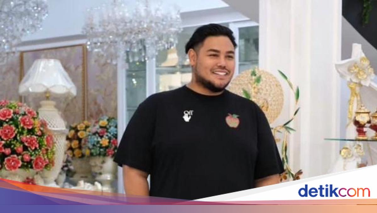 Akhirnya! Ivan Gunawan Bisa Naik Pesawat Tanpa Tambahan Sabuk Pengaman