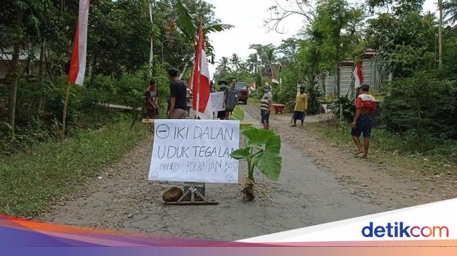 Duh, Anggaran Perbaikan Jalan di Blitar Dipangkas untuk Gaji P3K Duh, Anggaran Perbaikan Jalan di Blitar Dipangkas untuk Gaji P3K