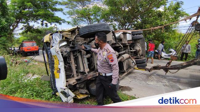 Kronologi Kecelakaan Maut di Sigar Bencah Semarang yang Tewaskan 4 Orang Kronologi Kecelakaan Maut di Sigar Bencah Semarang yang Tewaskan 4 Orang