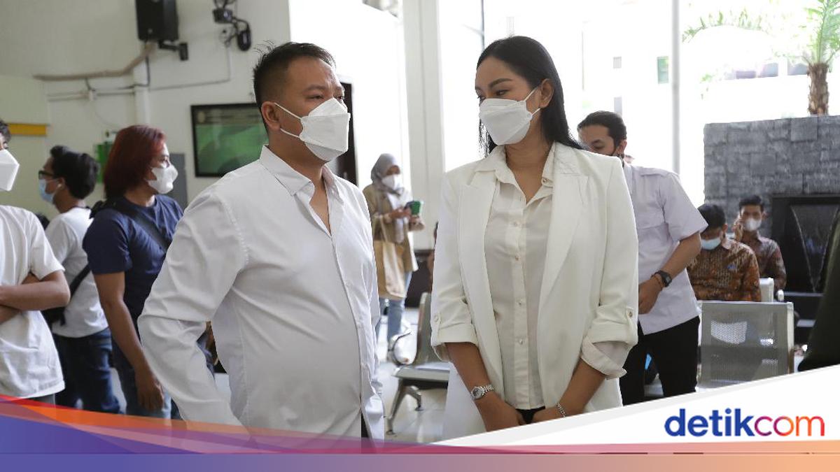 Giliran Vicky Prasetyo Jadi Korban Hoax Meninggal Dunia