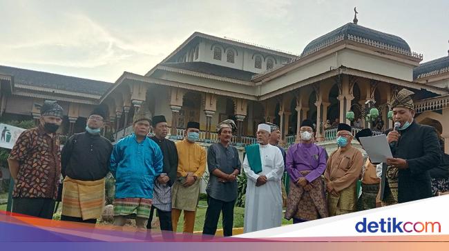 Kelompok Melayu Minta Bobby Revisi Aturan ASN Pakai Baju Adat Tiap Jumat