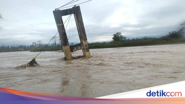 BPBD Lutra Salurkan Bantuan ke Korban Banjir Bandang 2020 Lalu