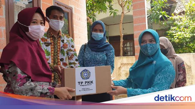 TP PKK Pusat Salurkan 10 Ribu Paket Sembako-Sosialisasikan Prokes 5M