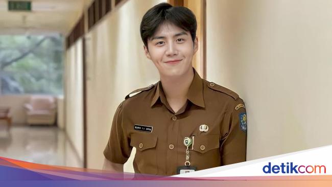 Ini Pria di Balik Meme Kim Seon Ho Jadi PNS