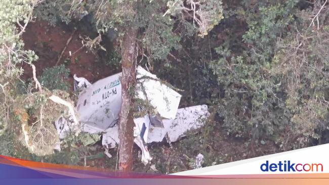 Tentang Sugapa, Daerah Pesawat Rimbun Air Jatuh