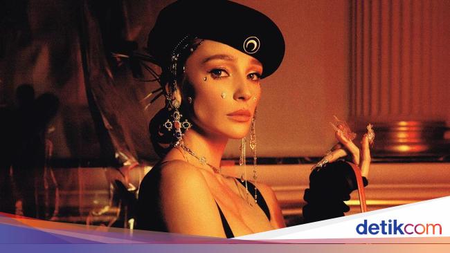 Cantiknya Nastya Ivleeva, Model Playboy asal Rusia yang Doyan Ngemil Cake