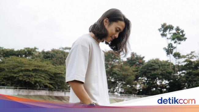 Dikta Potong Rambut Gondrong, Alasannya Bikin Netizen Terharu dan Kagum