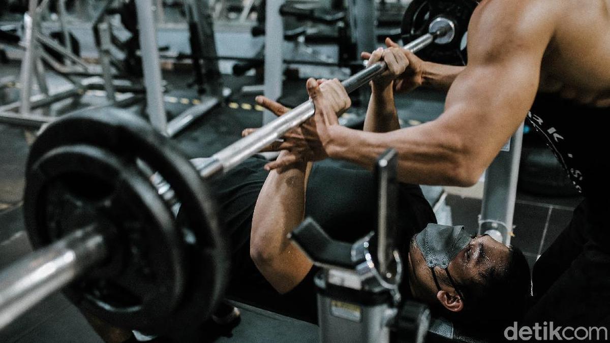 Weight Training: Manfaat dan Cara Melakukan Latihan Beban yang Efektif