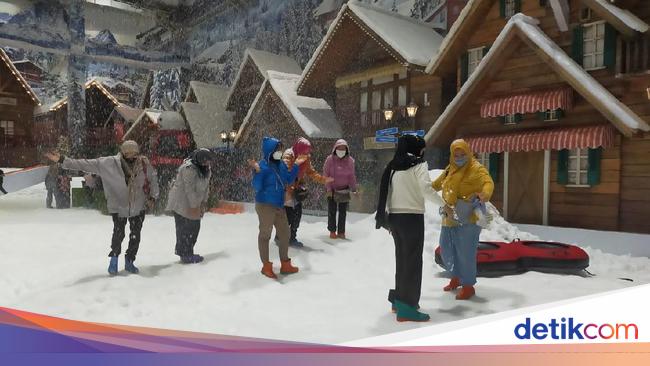 Mau Main Salju di Bekasi? Trans Snow World Ada Promo Nih