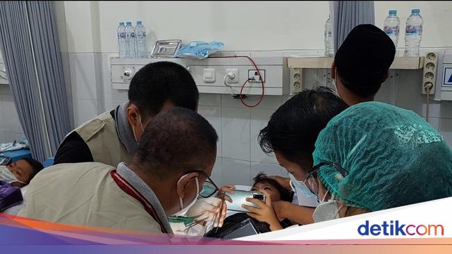 Jerit Tangis Peserta Sunatan Massal di RSAL dr Ramelan: Aduh Dok, Gelii...