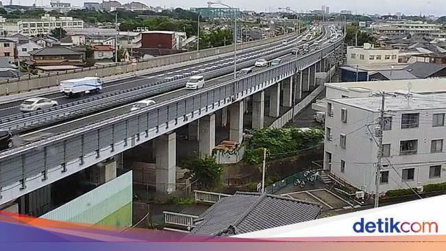 Seperti Ini Pemandangan dari Monorel Jepang