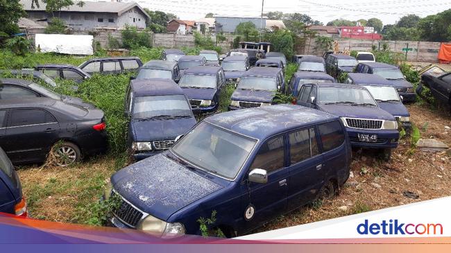 Potret 'Kuburan' Mobil di Kantor Dishub Kota Tangerang