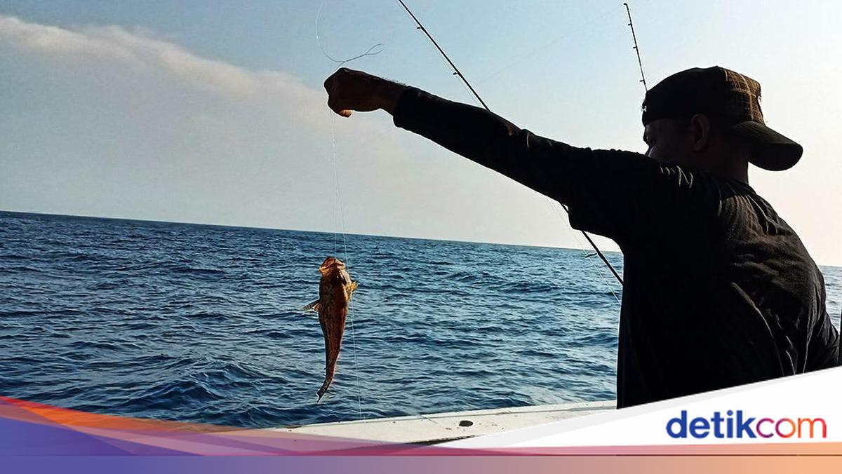 Serunya Mancing Ikan Kakap-Tenggiri di Perairan Selat Sunda