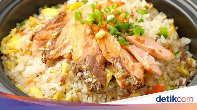 Resep Nasi Goreng Cakalang Asap yang Harum Gurih Buat Sarapan Bareng ... Resep Nasi Goreng Cakalang Asap yang Harum Gurih Buat Sarapan Bareng ...