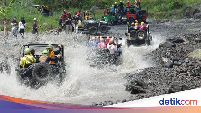 Main Basah-basahan dengan Wisata Jip Lereng Merapi