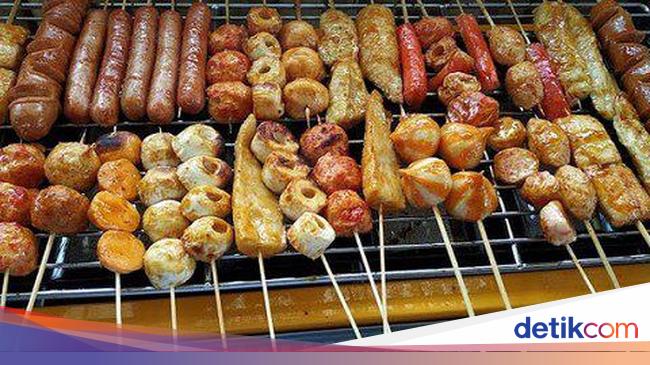 5 Sosis dan Sate-Satean Kaki Lima Enak Mulai Rp2 Ribuan!