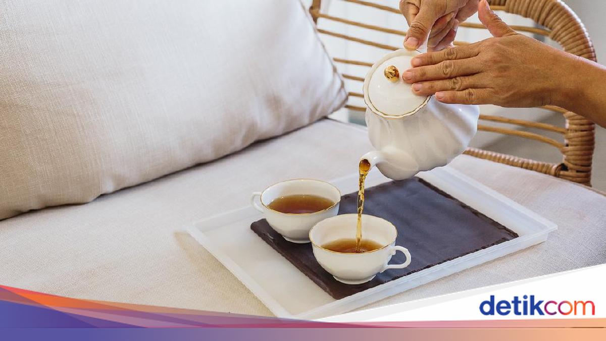 Tips Menyeduh dan Menikmati Teh Menurut Ahli, Gunakan Teko