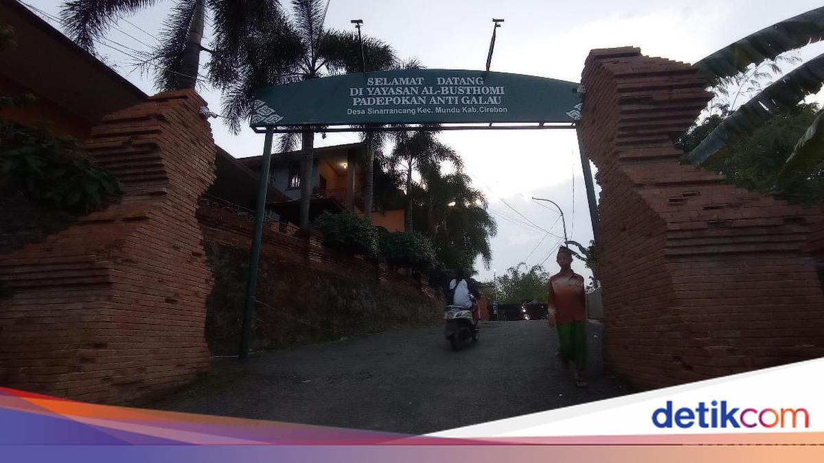 Caleg dan Timses Ramai Datangi Padepokan Anti Galau di Crebon