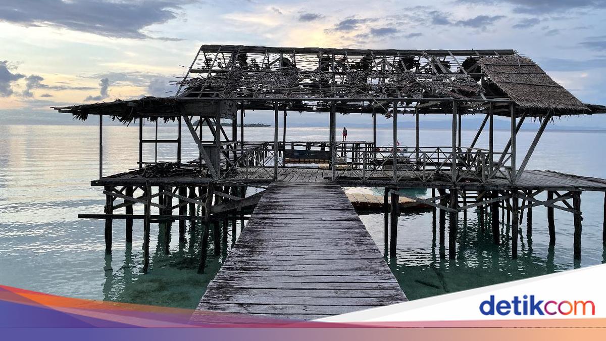 Pantai Waiwo Riwayatmu Kini, Tempat Jokowi Sarungan Nikmati Sunrise ...