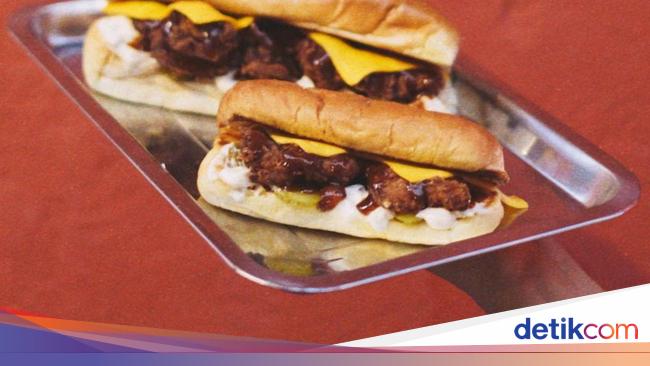 Cerita Bimo, Raup Omzet Rp 18 Juta dari Jualan Sandwich Kekinian