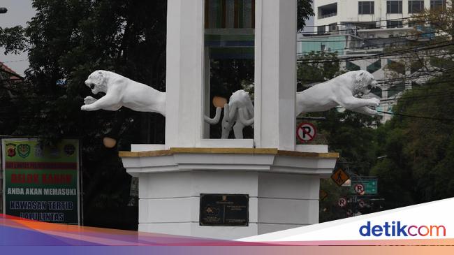 3 Patung Maung di Persimpangan Jalan Bandung Hilang, Kenapa?