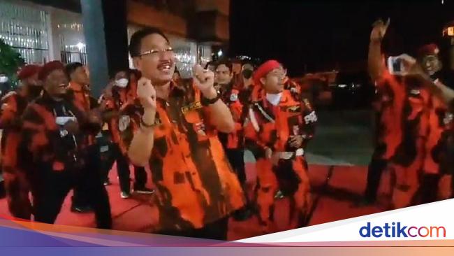 Heboh Video Bupati Labusel Joget Tak Bermasker, Gubsu: Kita Hukum Nanti
