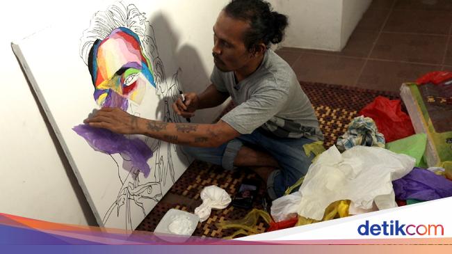 Peduli Lingkungan, Seniman ini Sulap Sampah Plastik Jadi Lukisan Mahal