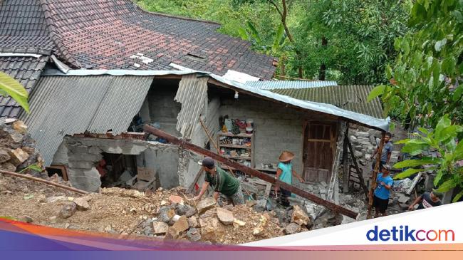Hujan Deras, Talud Longsor-Pohon Tumbang Timpa Pemotor di Sleman