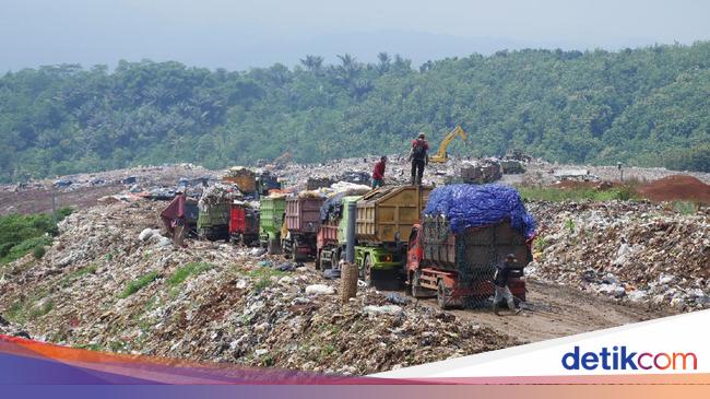 Pembuangan Sampah ke TPA Sarimukti Bandung Barat Masih Terhambat