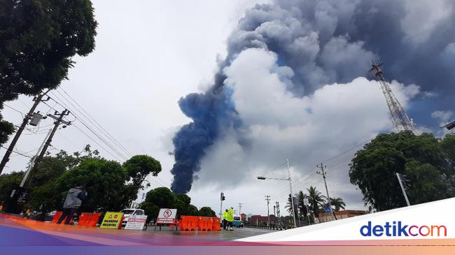 Situasi Terkini Kebakaran Tangki Pertamina Cilacap, Asap Hitam Membubung!