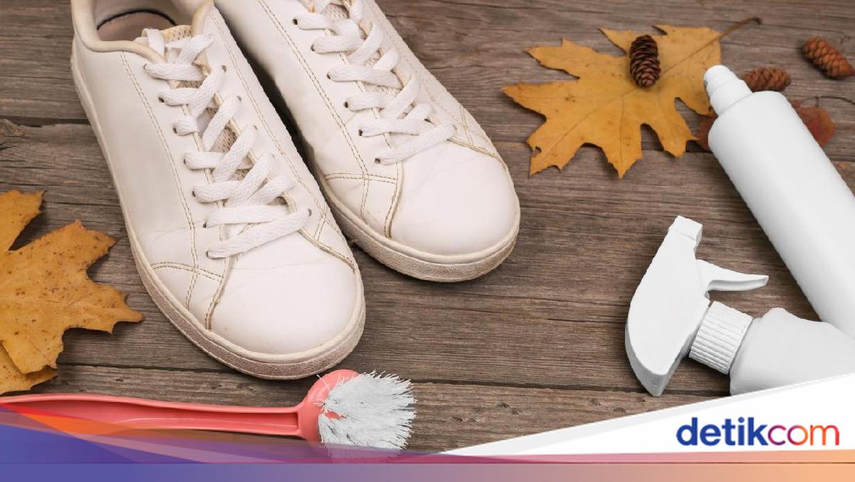 4 Cara Mudah Menghilangkan Noda Kuning di Sepatu
