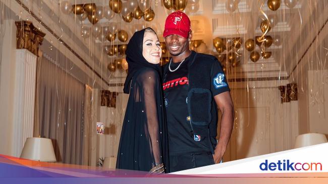 Penampilan Istri Paul Pogba Berhijab Usai Jadi Mualaf