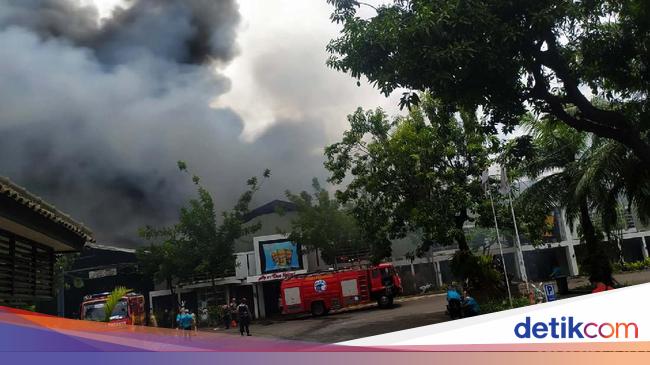 Kebakaran Pabrik Dua Kelinci Pati, Api Diduga Muncul dari Atas Oven