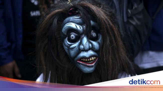Pohon Gayam dan Mitos Rumah Genderuwo