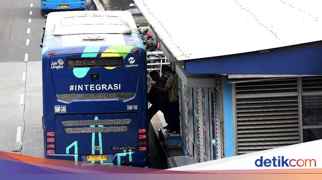 TransJakarta Bakal Terapkan Kapasitas Bus 100% Mulai Pekan Depan