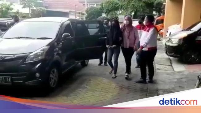 Fakta-fakta Terbaru dari Penangkapan-Hasil Pemeriksaan Siskaeee Fakta-fakta Terbaru dari Penangkapan-Hasil Pemeriksaan Siskaeee