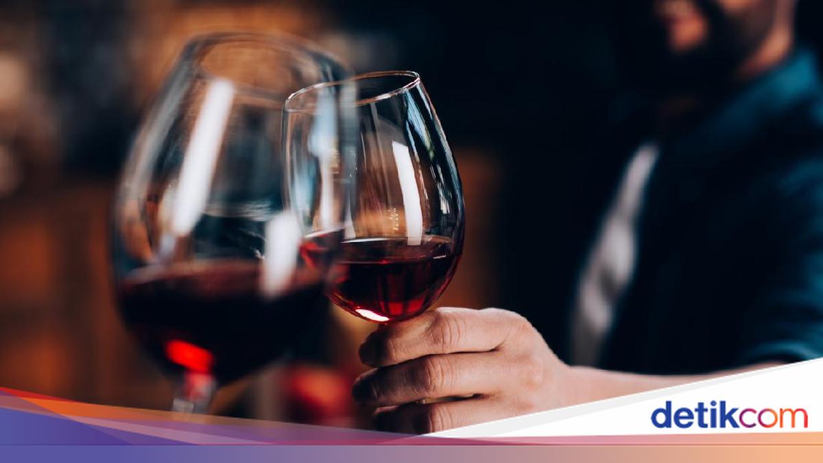 Muslim yang Minum Khamr Salatnya Tidak Diterima 40 Hari, Ini Haditsnya